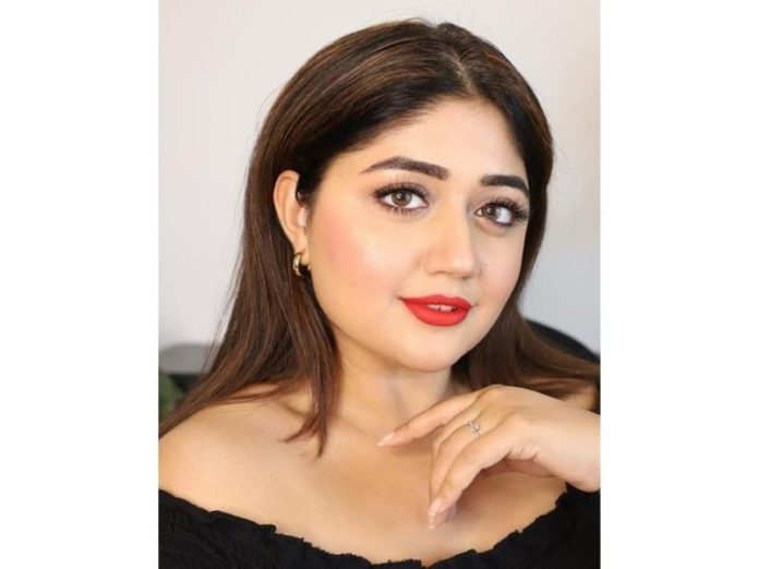 Best Quick-To-Apply Simple Makeup For Dinner Out