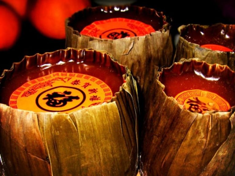 9 Lucky Chinese New Year Foods To Eat During Reunion Dinner