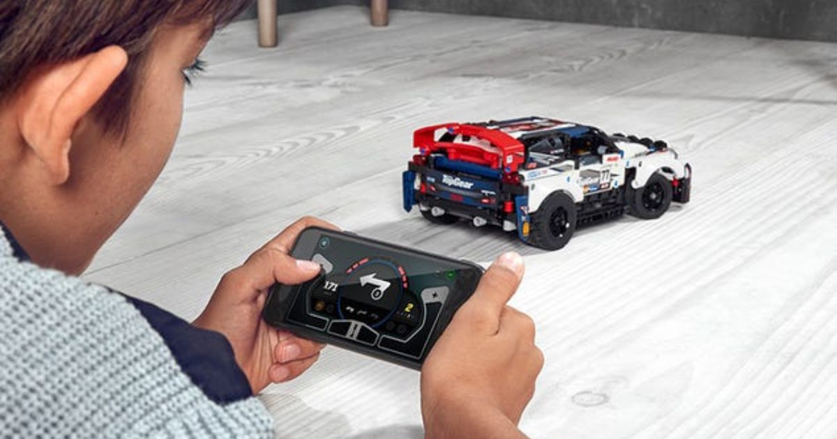 8 Fun Remote Control Cars That Will Make For Awesome Christmas Gifts