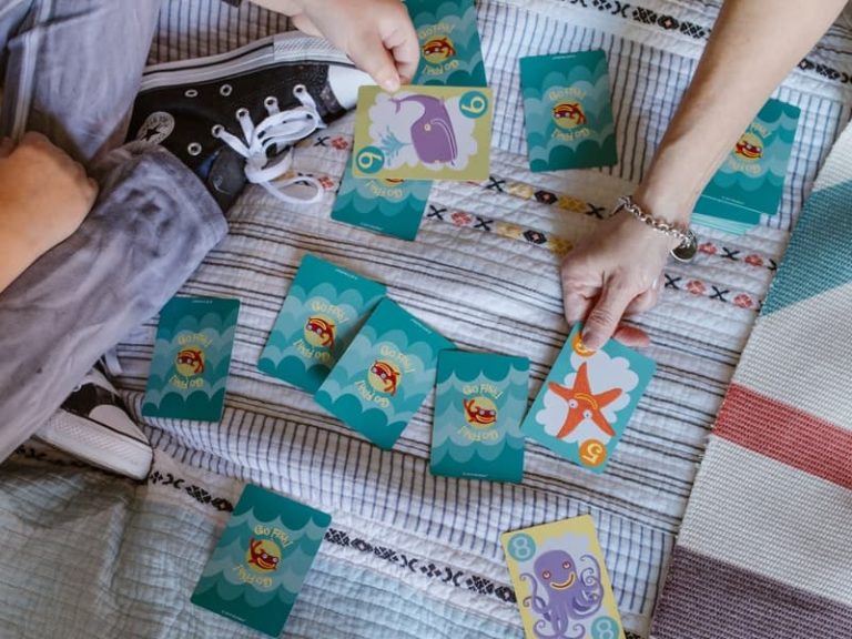 11 Best Family Card Games That Are Fun And Easy To Play